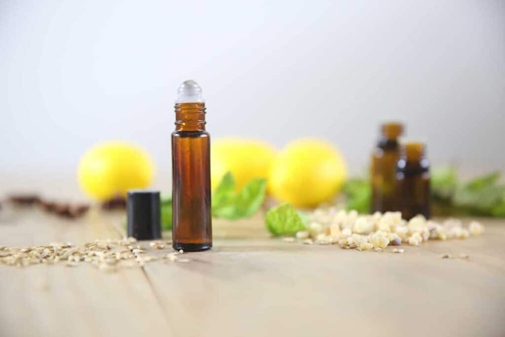 How to Use Essential Oils Safely and Effectively | Quick Usage Guide ...