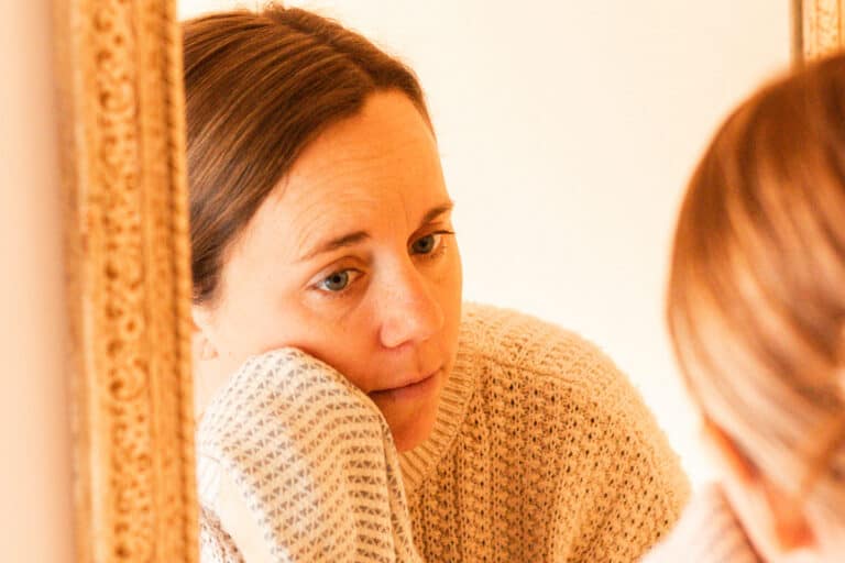 How to Make and Use a Baking Soda Face Mask - Our Oily House