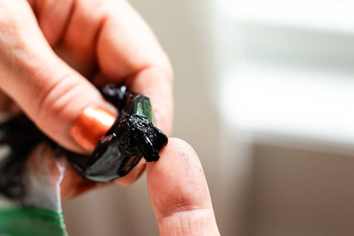 Homemade Mascara that Doesn't Smudge - Our Oily House